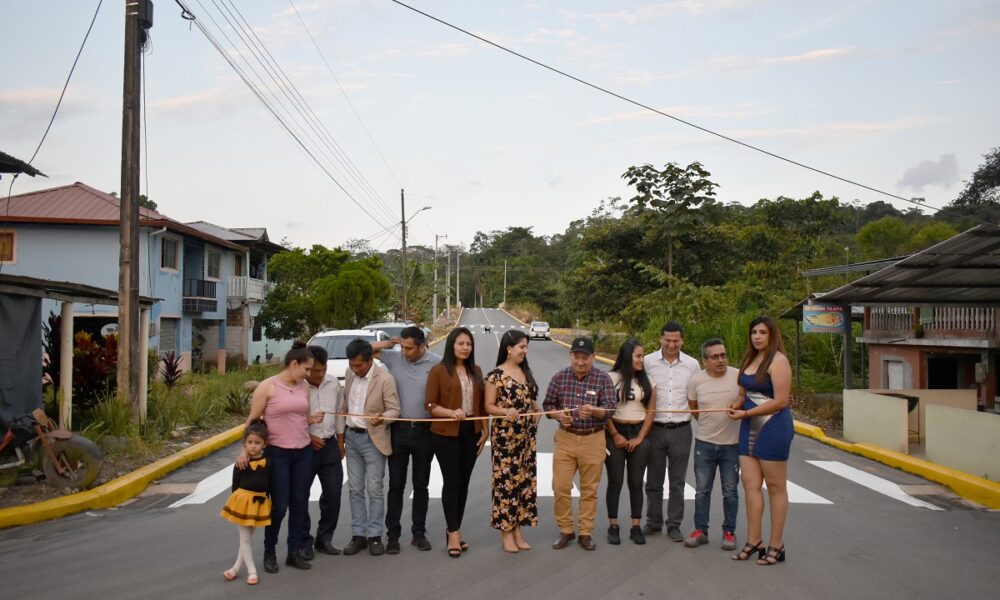 GAD El Pangui inauguró asfaltado, bordillos y alcantarillado en el ...