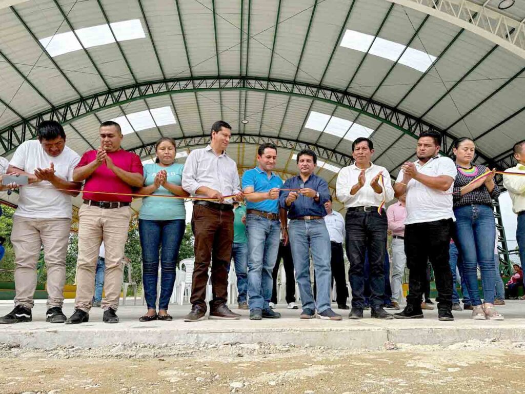 Habitantes del barrio El Miassi recibieron una cubierta, cancha y ...