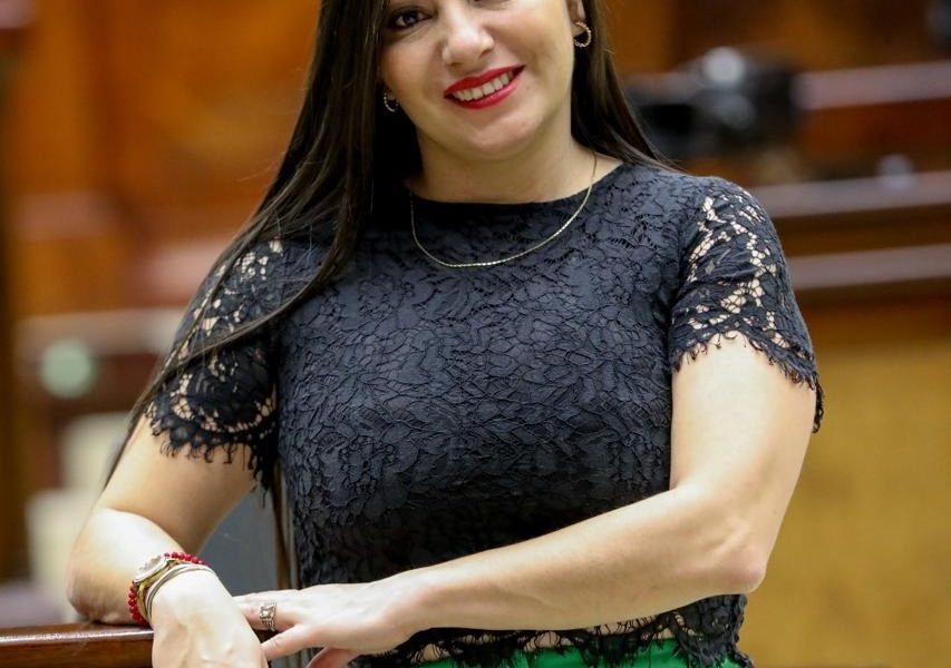 Andrea Rivadeneira: Una Trayectoria de Compromiso con la Justicia y el ...